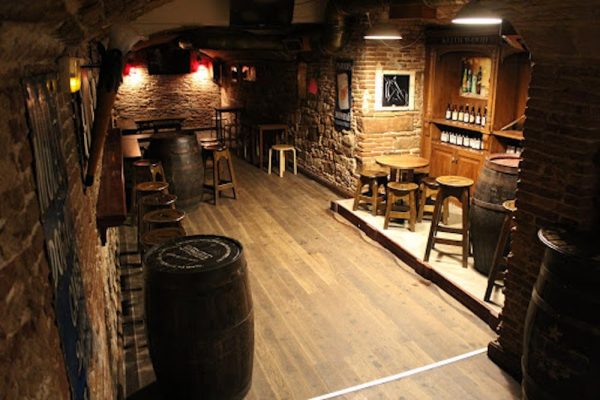 The Best Places & Bars to see Live Music in Barcelona | 2024
